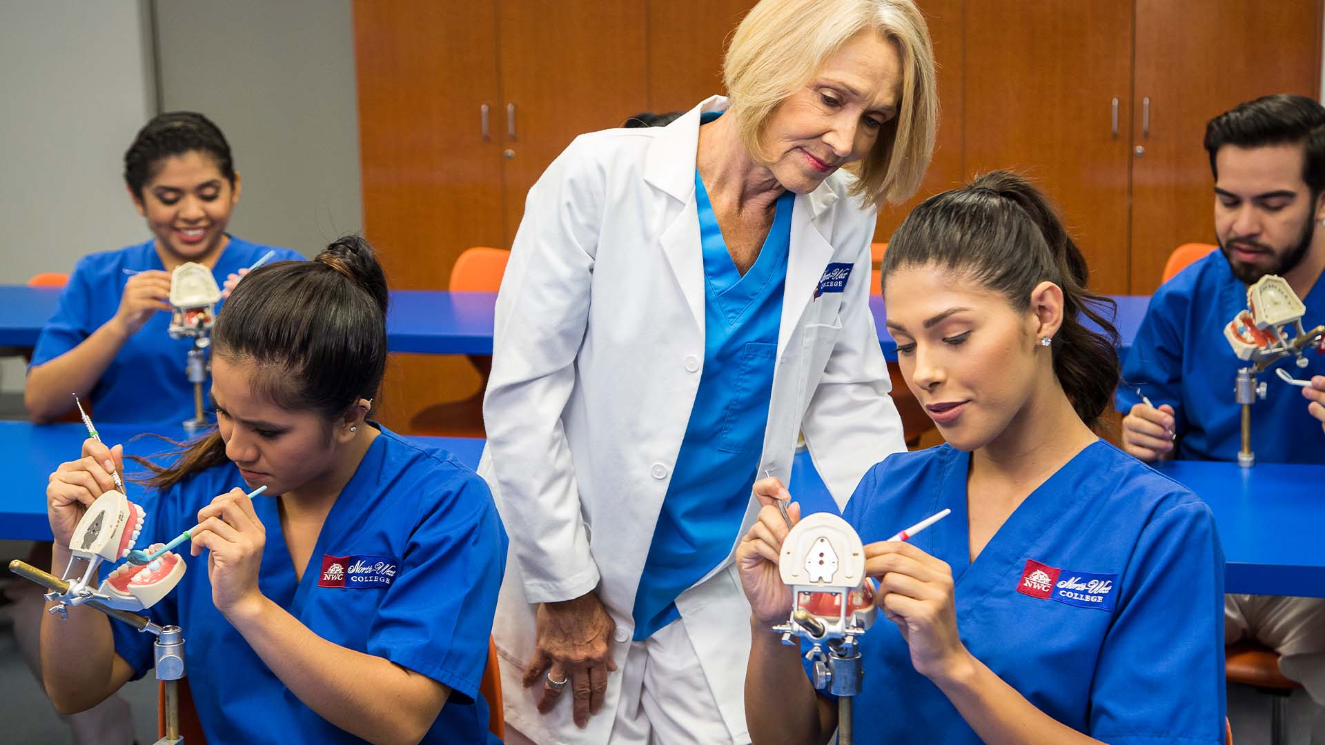 Dental Assistant Training Program – Glendale Career College